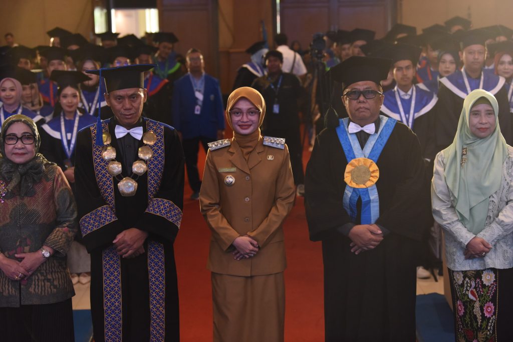 Wisuda ke-67 UNP Kediri Banyak Cetak Lulusan Terbaik